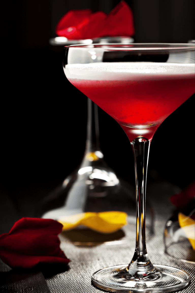 How To Make The Perfect Clover Club Cocktail: A Step-By-Step Guide