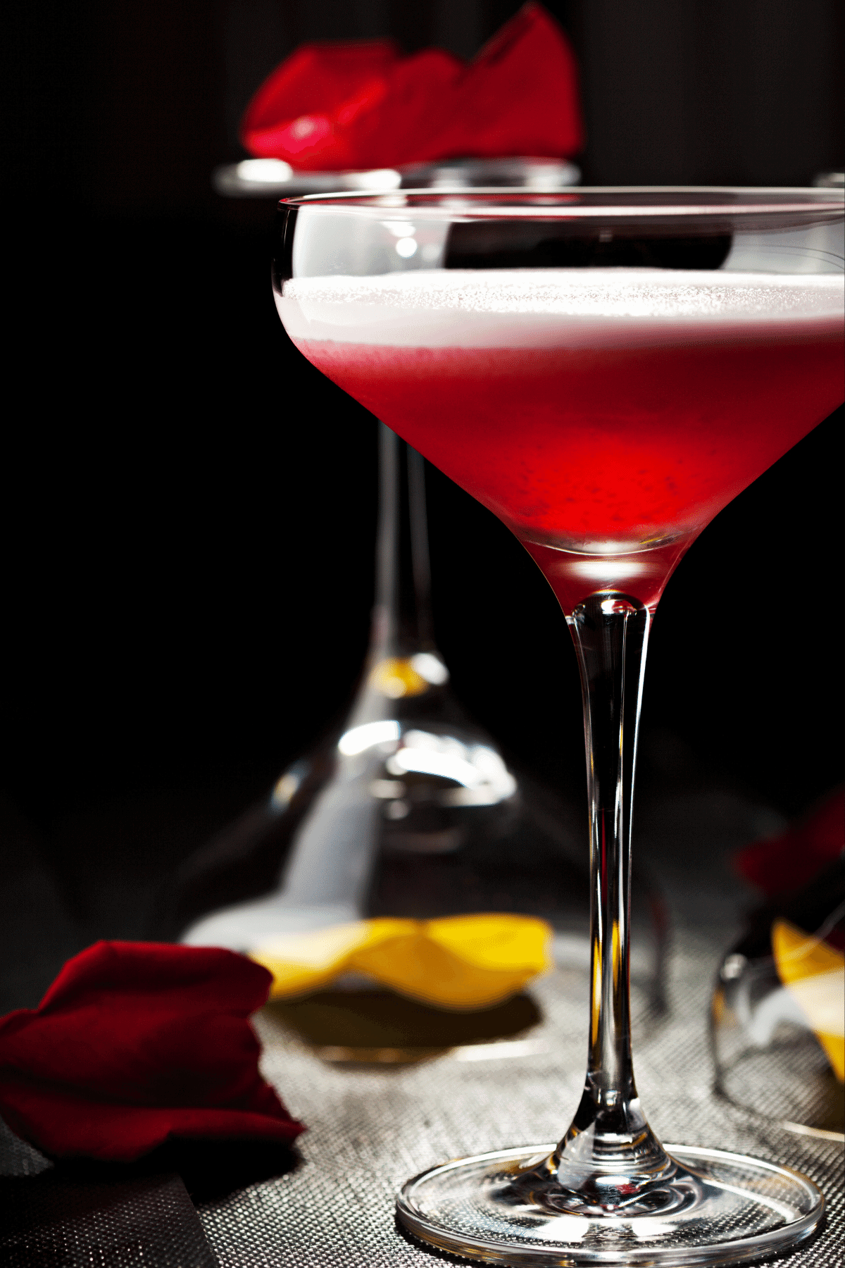 How To Make The Perfect Clover Club Cocktail: A Step-By-Step Guide